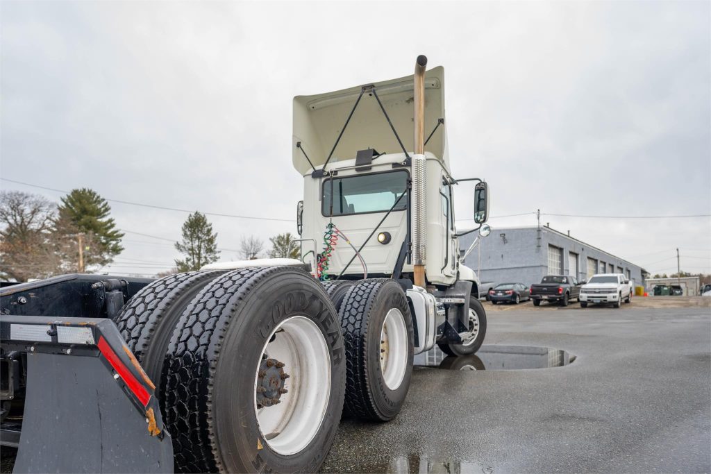 2016 MACK PINNACLE CXU613 - Ballard Truck Centers