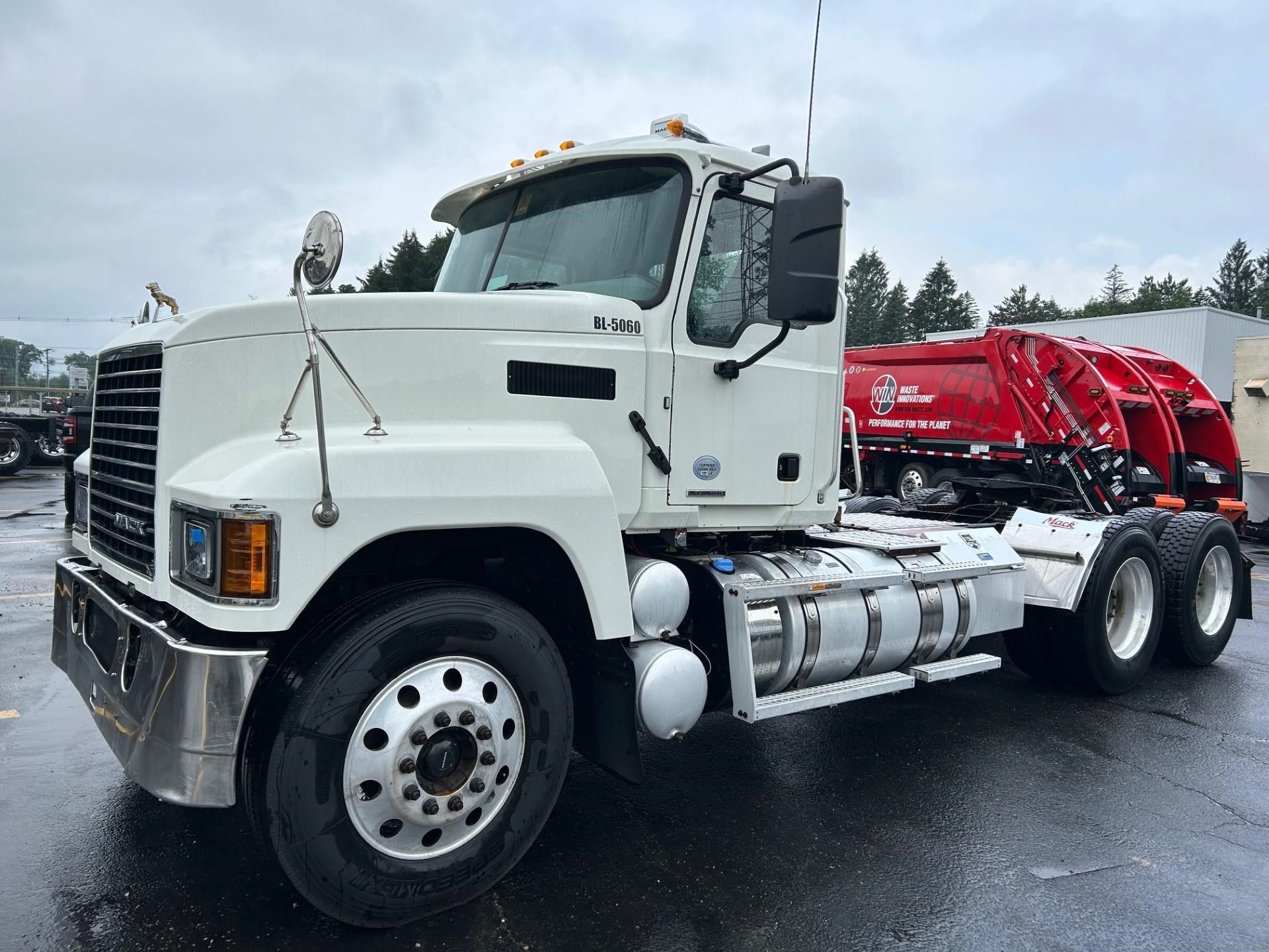 2019 MACK PINNACLE 64T - Ballard Truck Centers