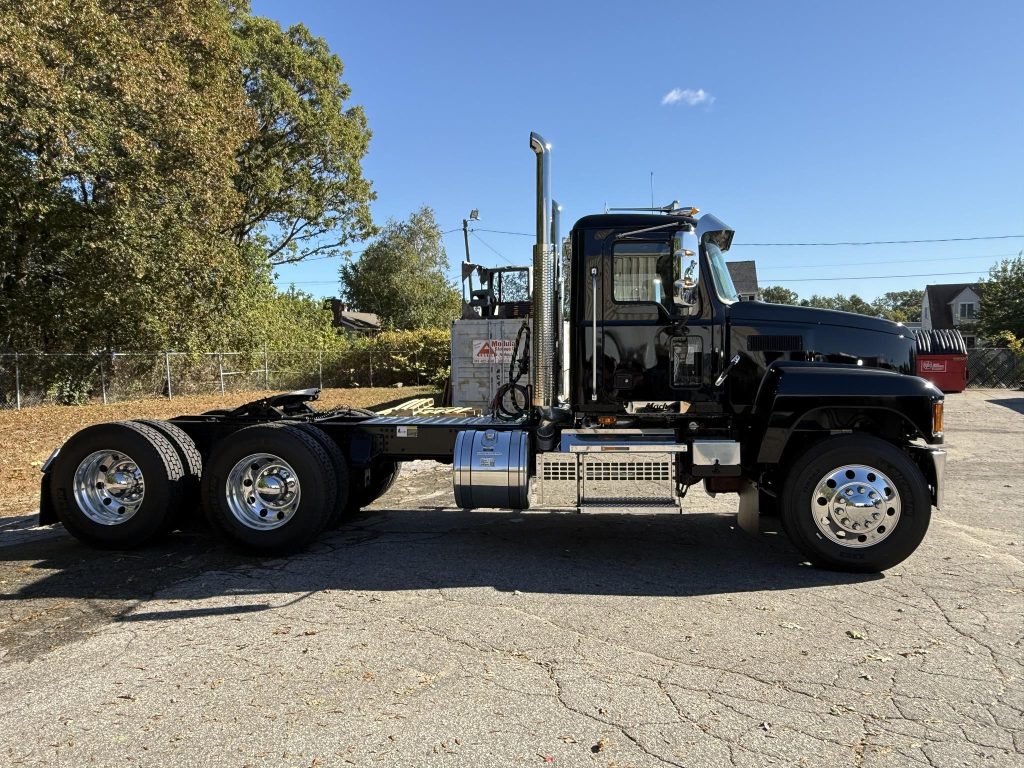 2026 MACK PINNACLE 64T - Ballard Truck Centers